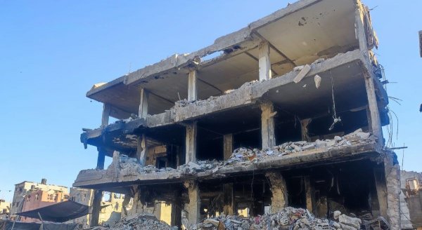 Le siège de l’organisation Al-Mezan à Jabaliya, laissé en ruines par ...